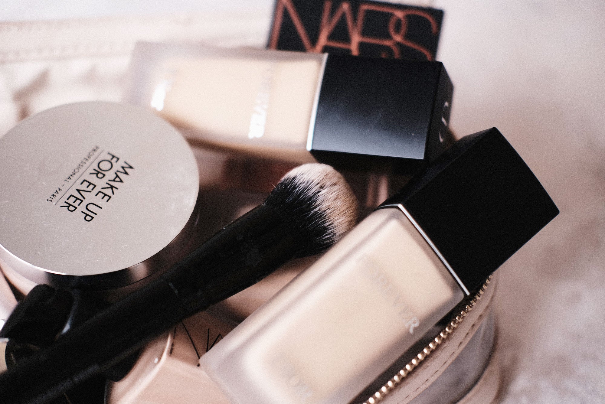 What's the Best Way to Apply Foundation? – Beauty Affairs AU